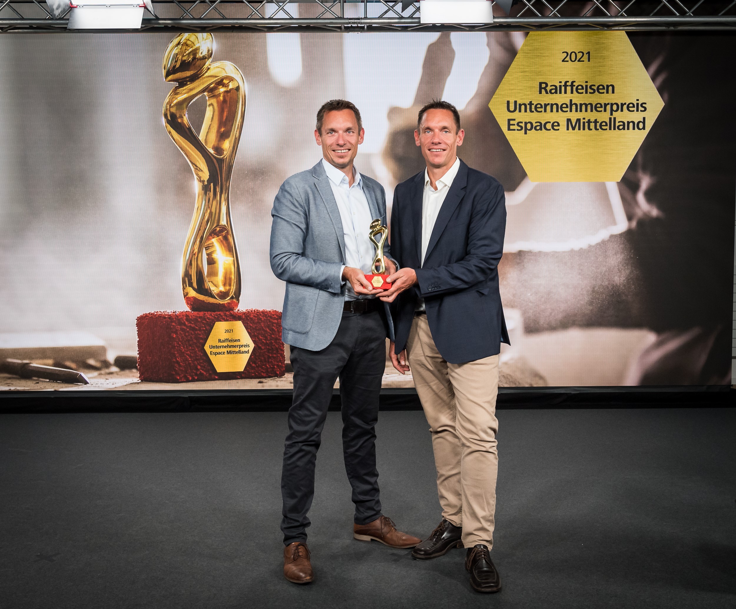 Krummen Kerzers AG gewinnt den Raiffeisen Unternehmerpreis 2021 Espace ...